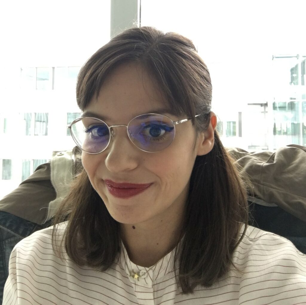 Meet the Singulart Family - Julie Carrière