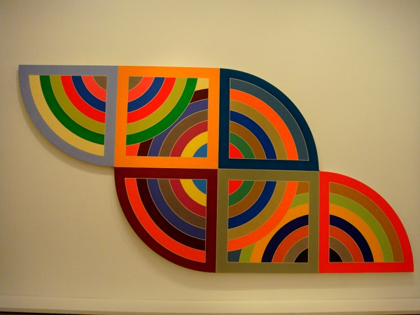 La Creación Icónica de Frank Stella: Harran II
