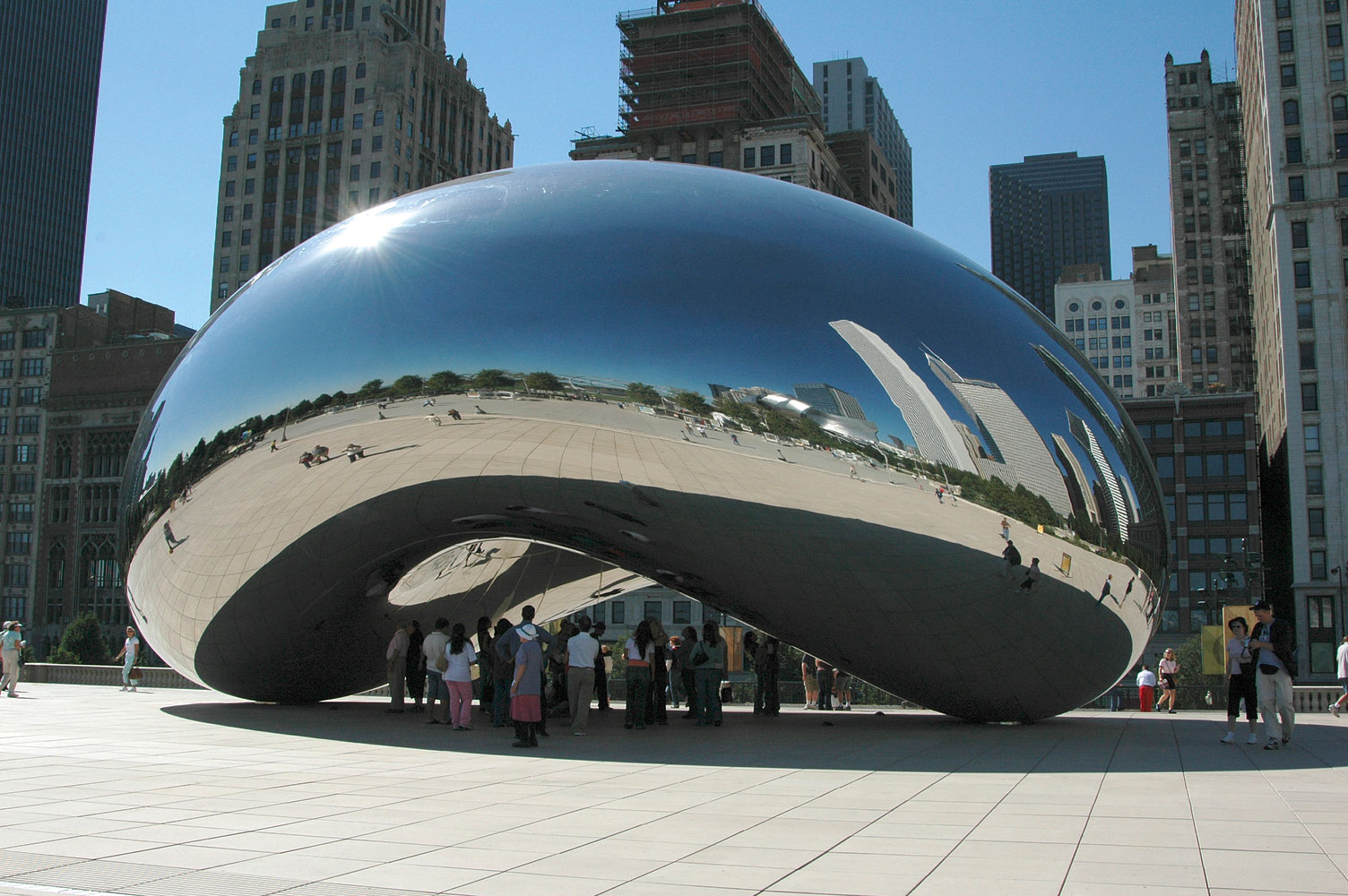 Exploring the Mesmerizing World of Cloud Gate by Anish Kapoor