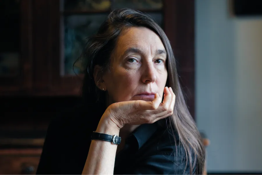 Überlebensserie: Erforschen Sie Jenny Holzers provokante Kunst