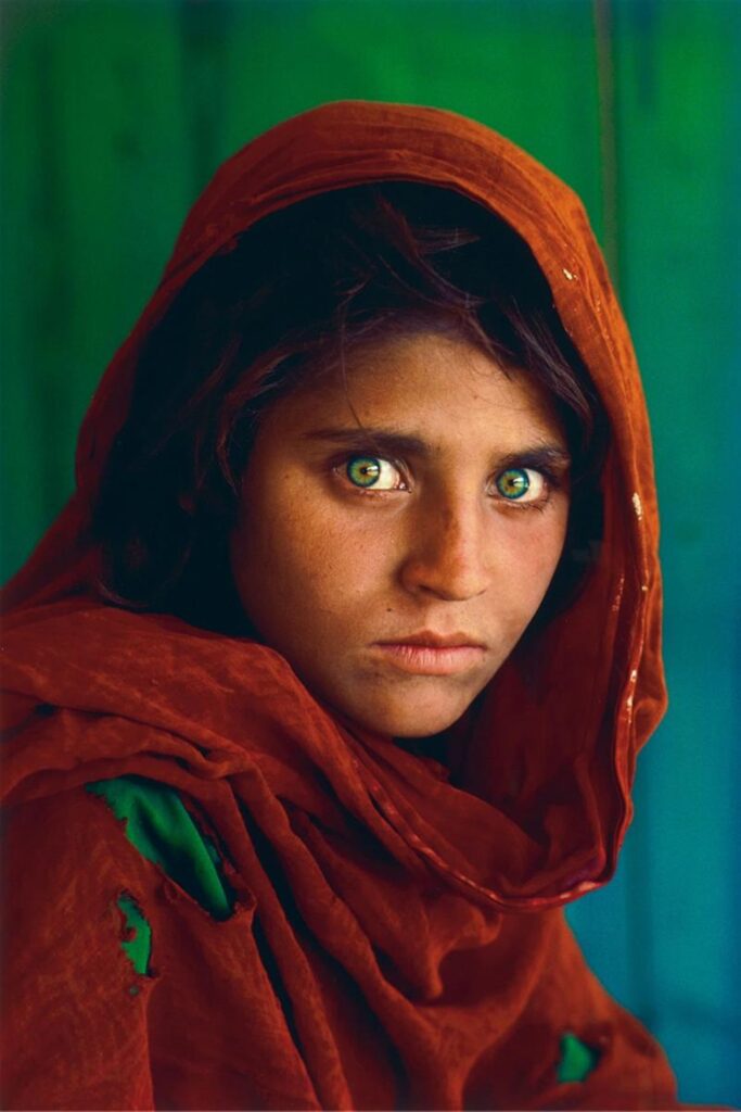 Dévoilement de l'histoire derrière la Fille Afghan de Steve McCurry