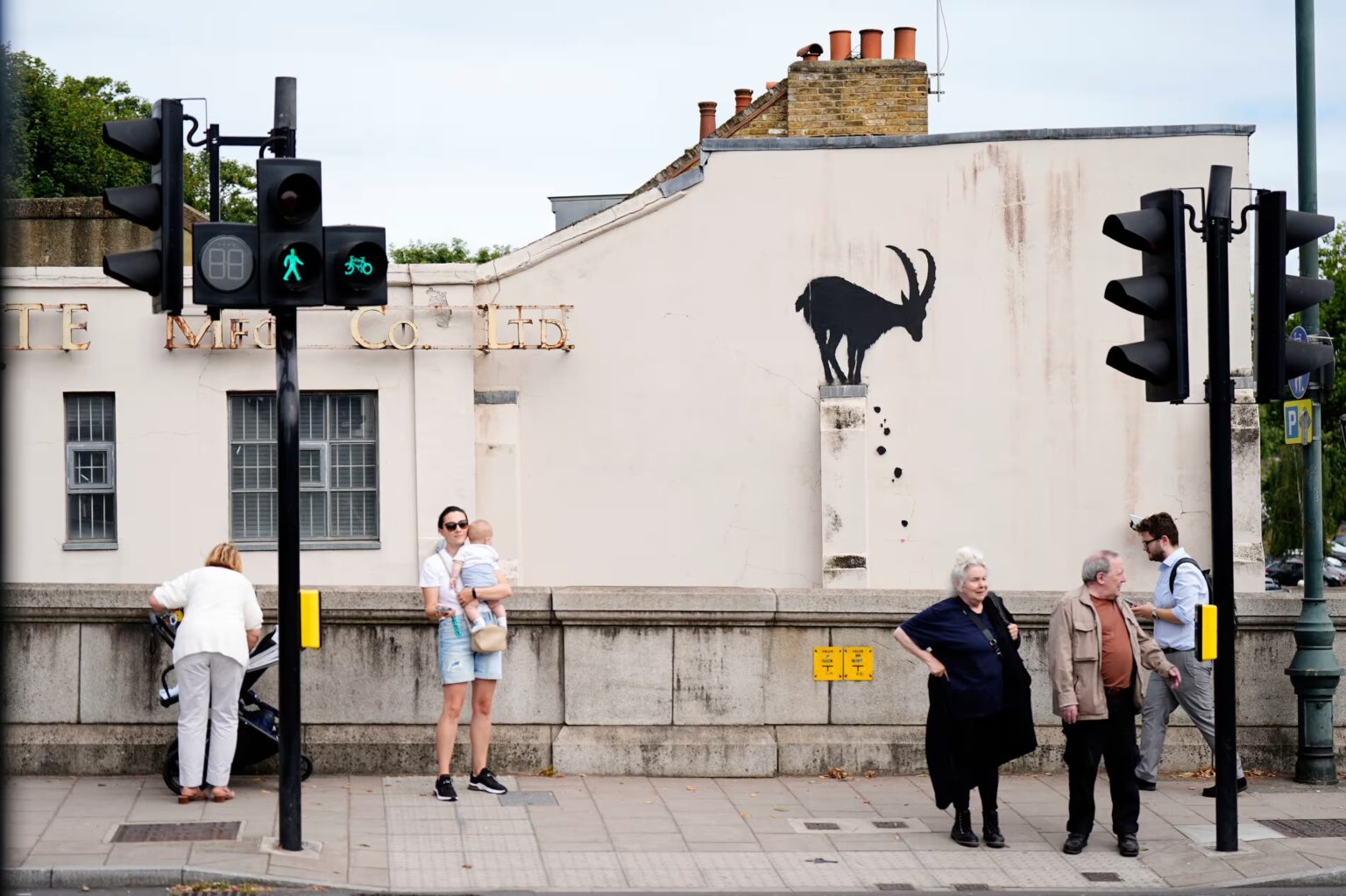 Banksy’s Animal Series: A Playful Take on Urban Wildlife
