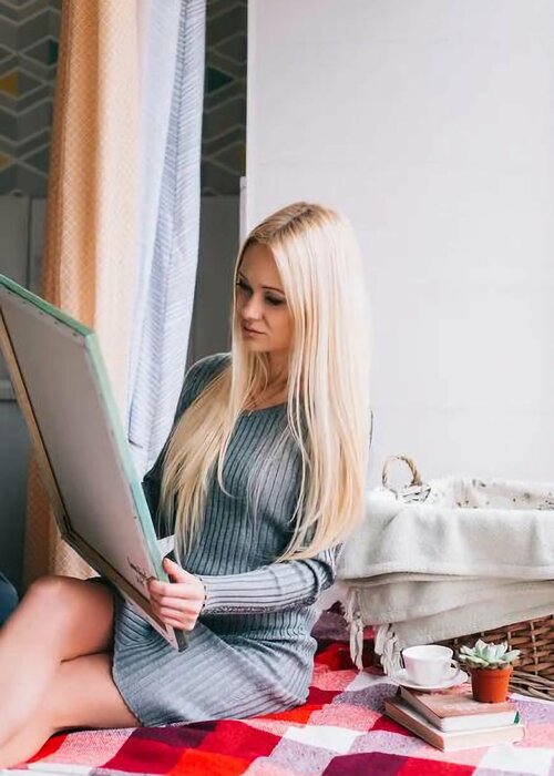 Elena Gryazeva Artist: Paintings for sale - SINGULART