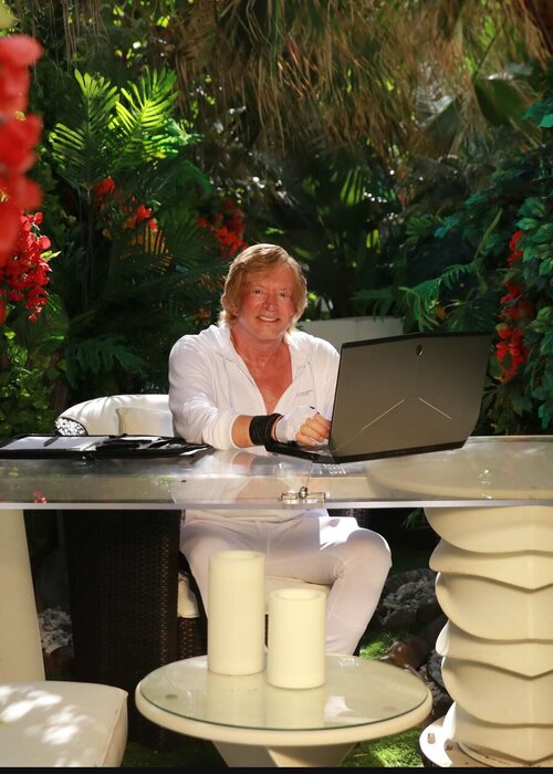 Chris Fox Gilson: Conceptual Artist 미국 출신 - Singulart