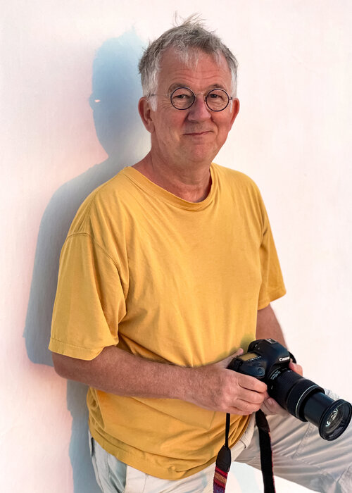 The couple and the pigeon de Olivier Schram (2024): Fotografía Digital ...