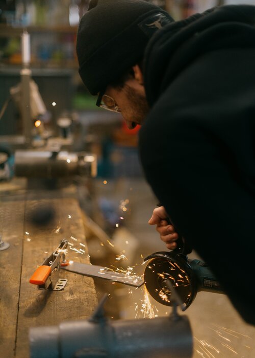 Arvids Endzins: Lettischer Bildhauer, Konzeptkünstler, Designer - Singulart