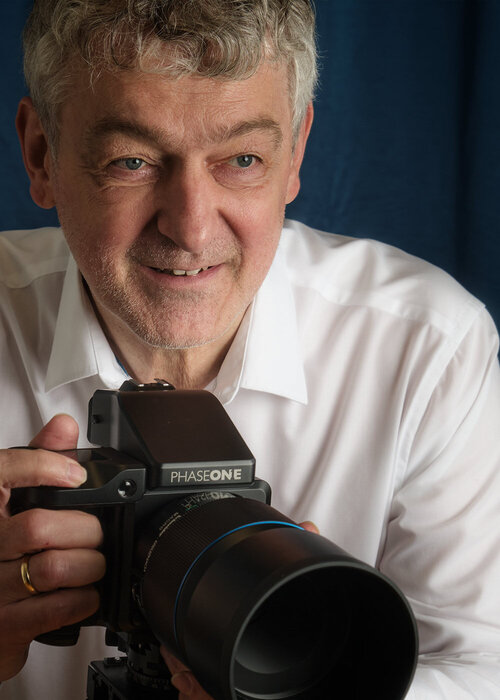 offence de Gerhard Großberger (2025): Fotografía Digital en Papel ...