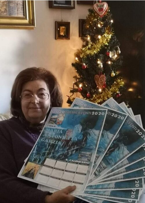 L' uomo che amava i piccioni de Maria Antonietta Garzia (2025) : Œuvre ...