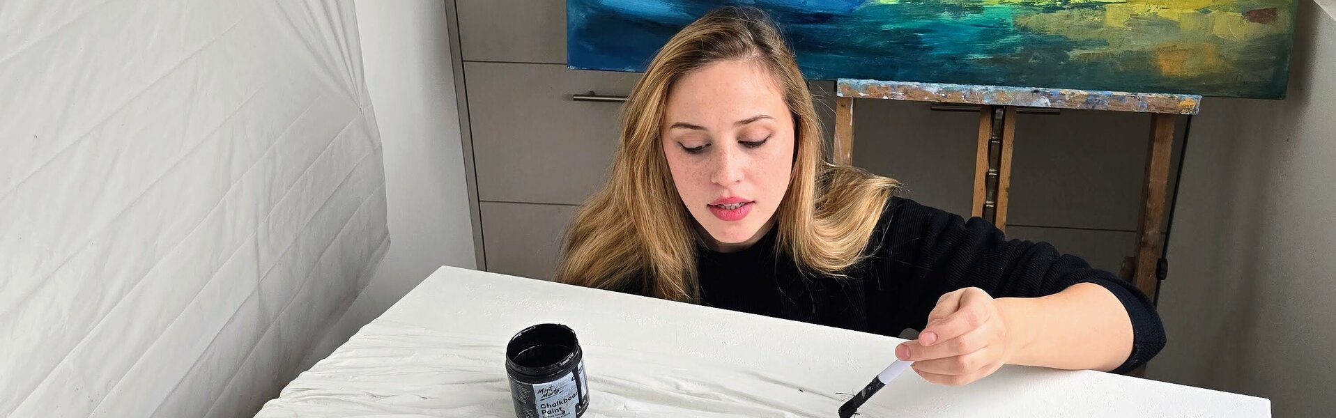 Margarita Manoli: Moldauische Malerin, Bildhauerin - Singulart