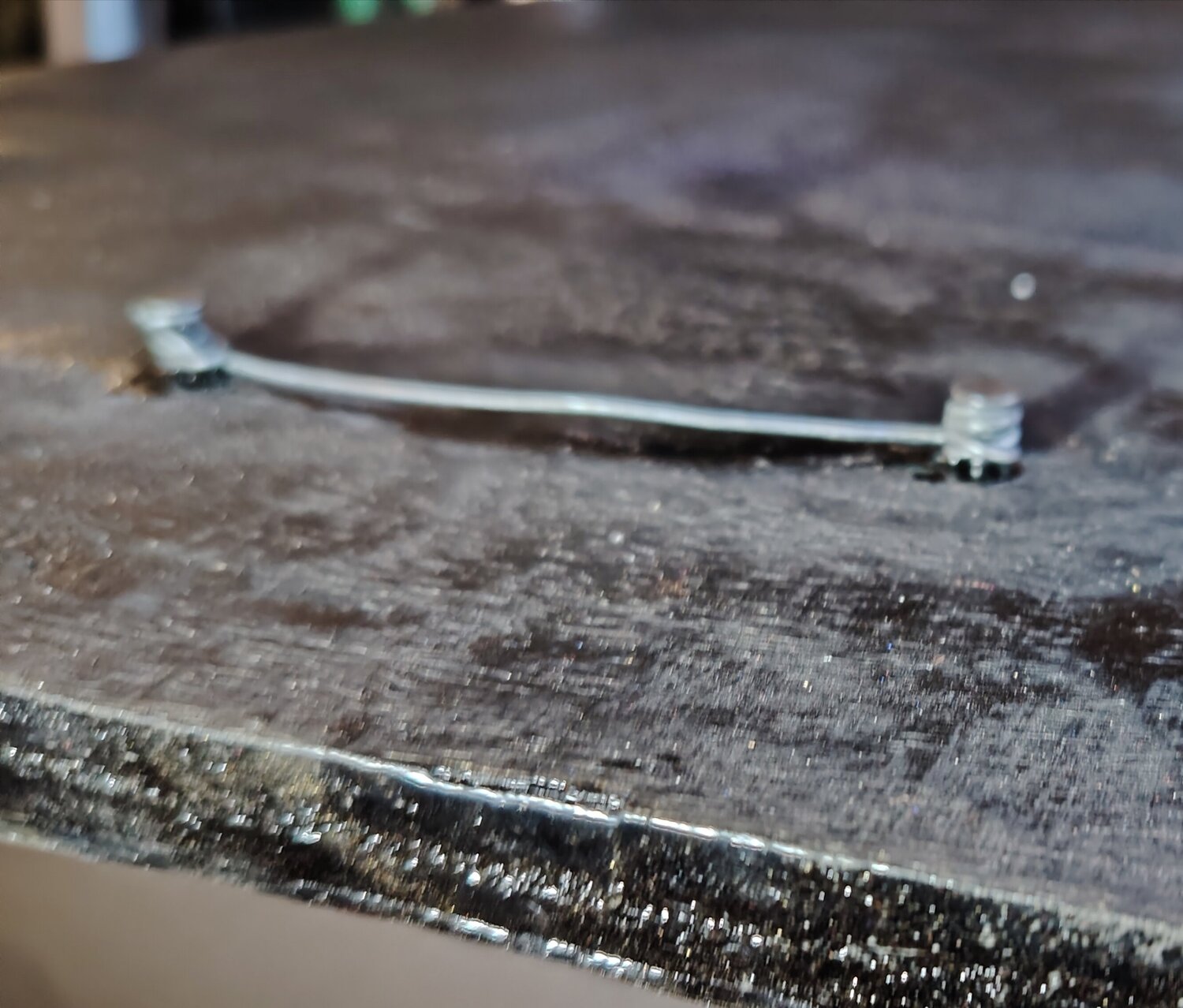 "Sally and Yayoi" von Pascal Nottin (2025): Malerei Acryl, Tiefdruck ...