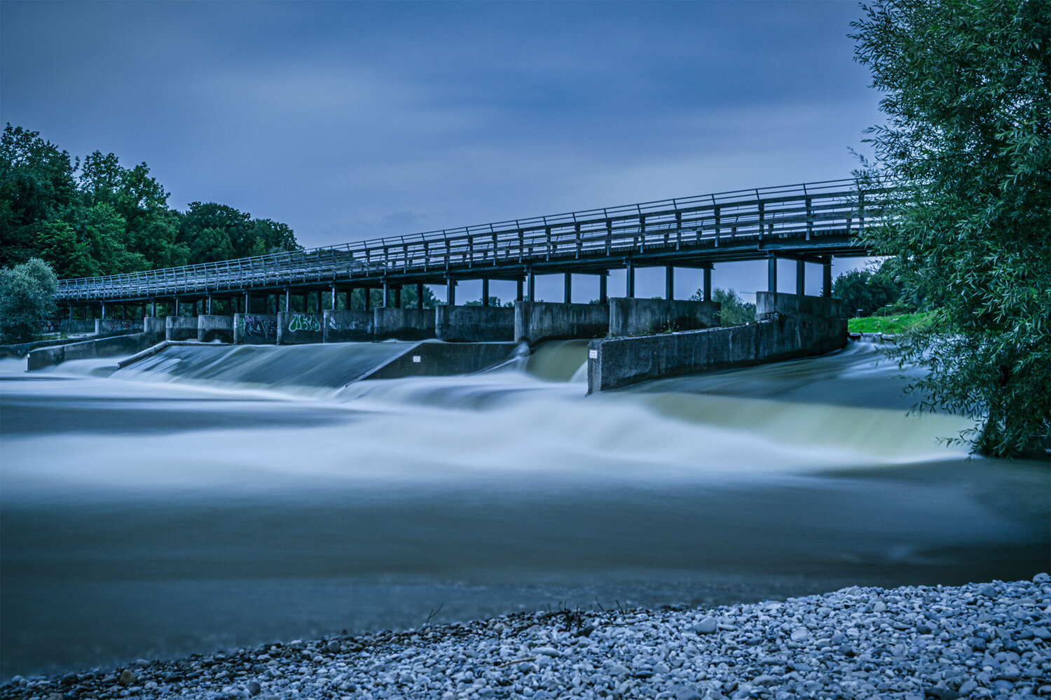 Urban Nature 8 von Andrej Barov (2020): Fotografie Hybrid auf Papier ...