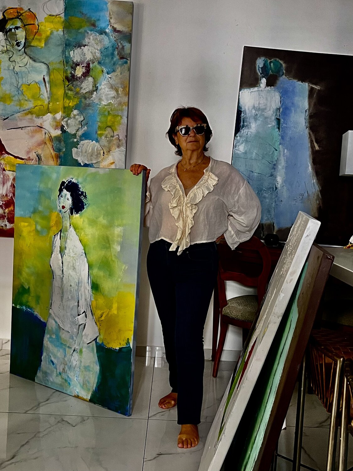 Une dame by Marie Rouach (2022) : Painting Acrylic on Canvas - Singulart