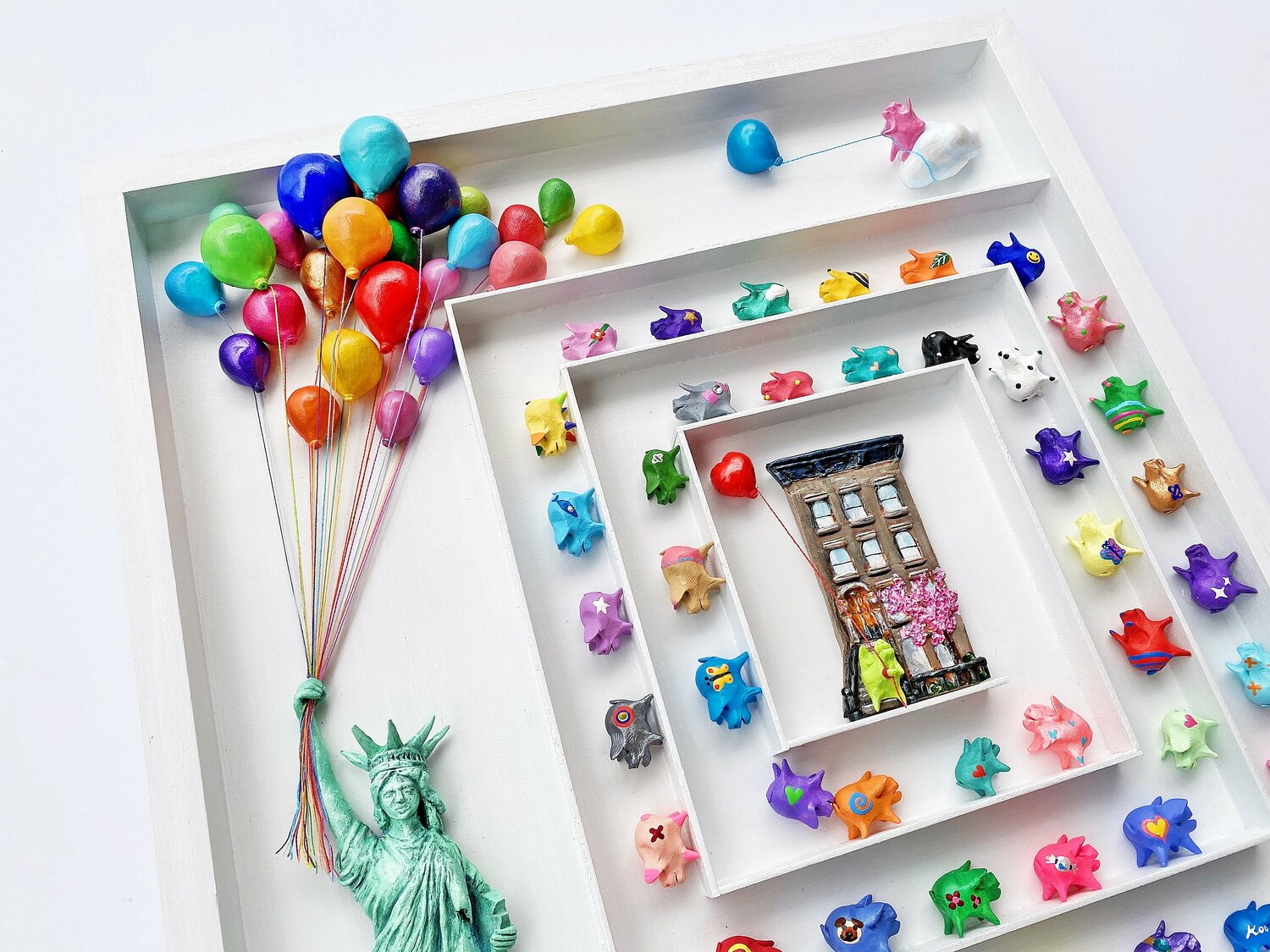 Amazing Pig #37 - NY by Seunghwui Koo (2020) : Sculpture Acrylic ...