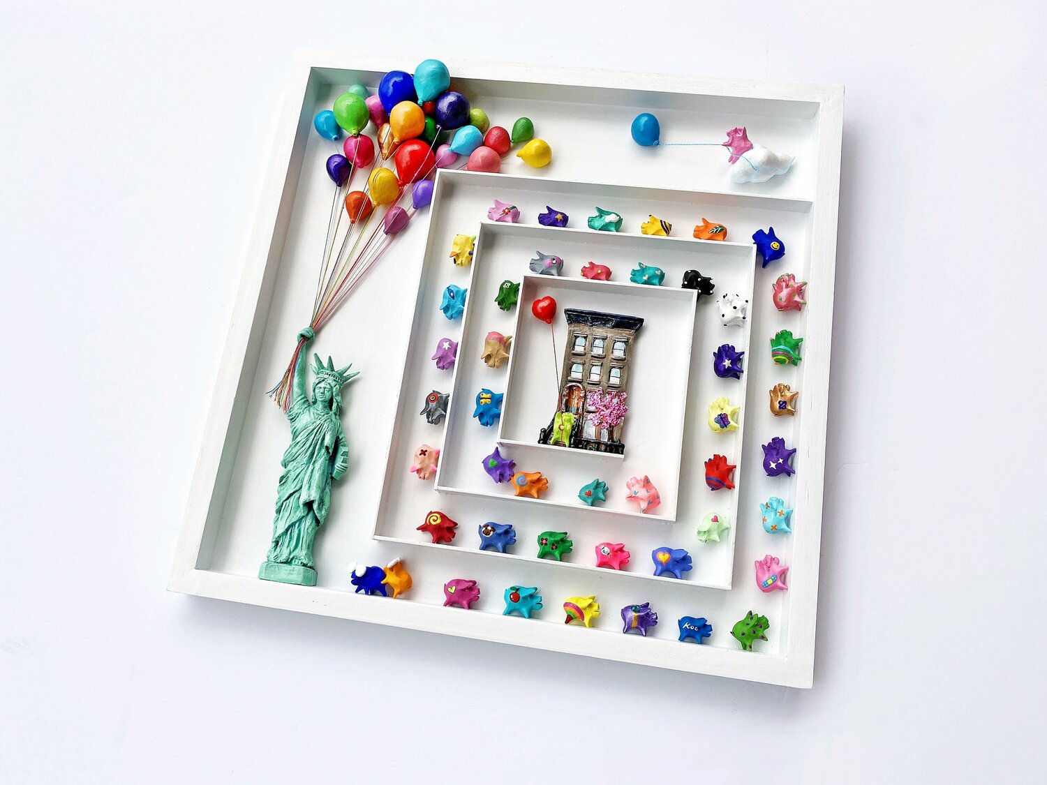 Amazing Pig #37 - NY by Seunghwui Koo (2020) : Sculpture Acrylic ...