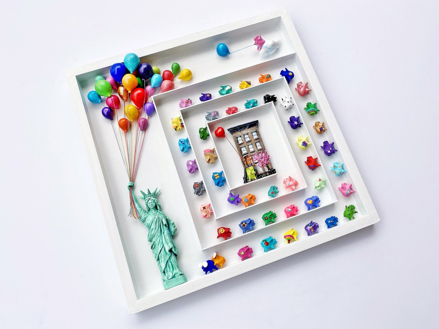 Amazing Pig #37 - NY by Seunghwui Koo (2020) : Sculpture Acrylic ...