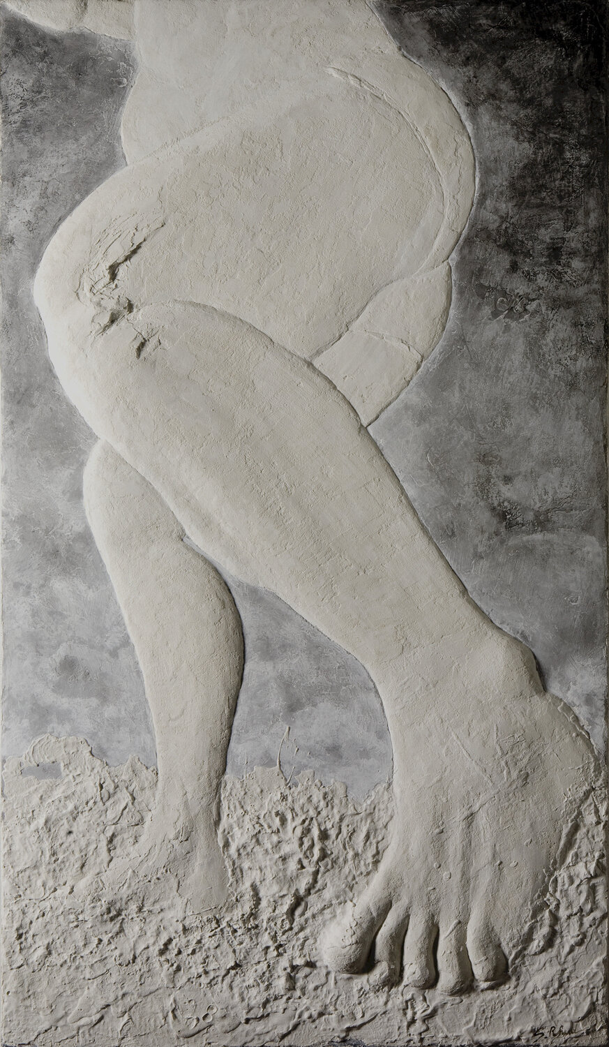 Colosse au pied d'argile I - Bas-relief de Sylvia Rhud (2012) : Peinture Acrylique, Ciment sur ...