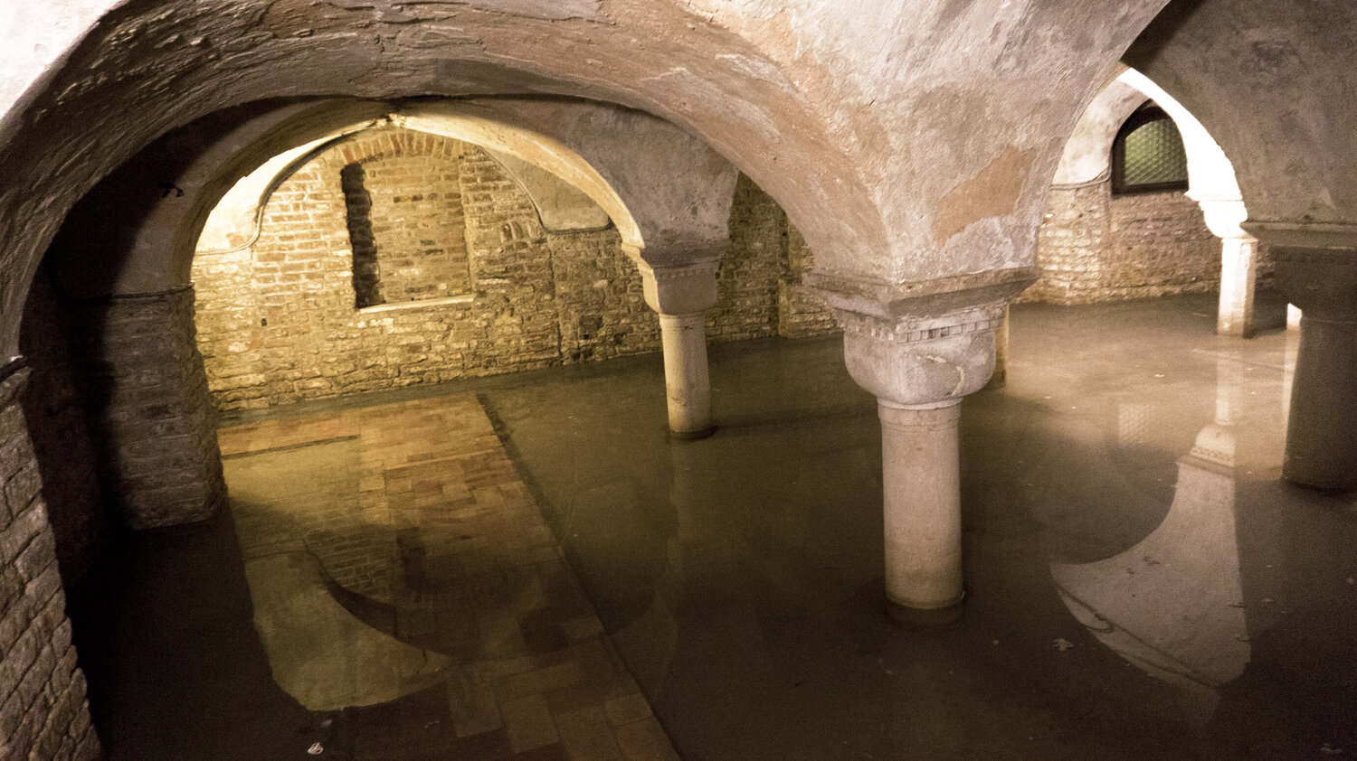 The flooded crypt II by Andrea Benetti (2022) : Photography Digital on ...