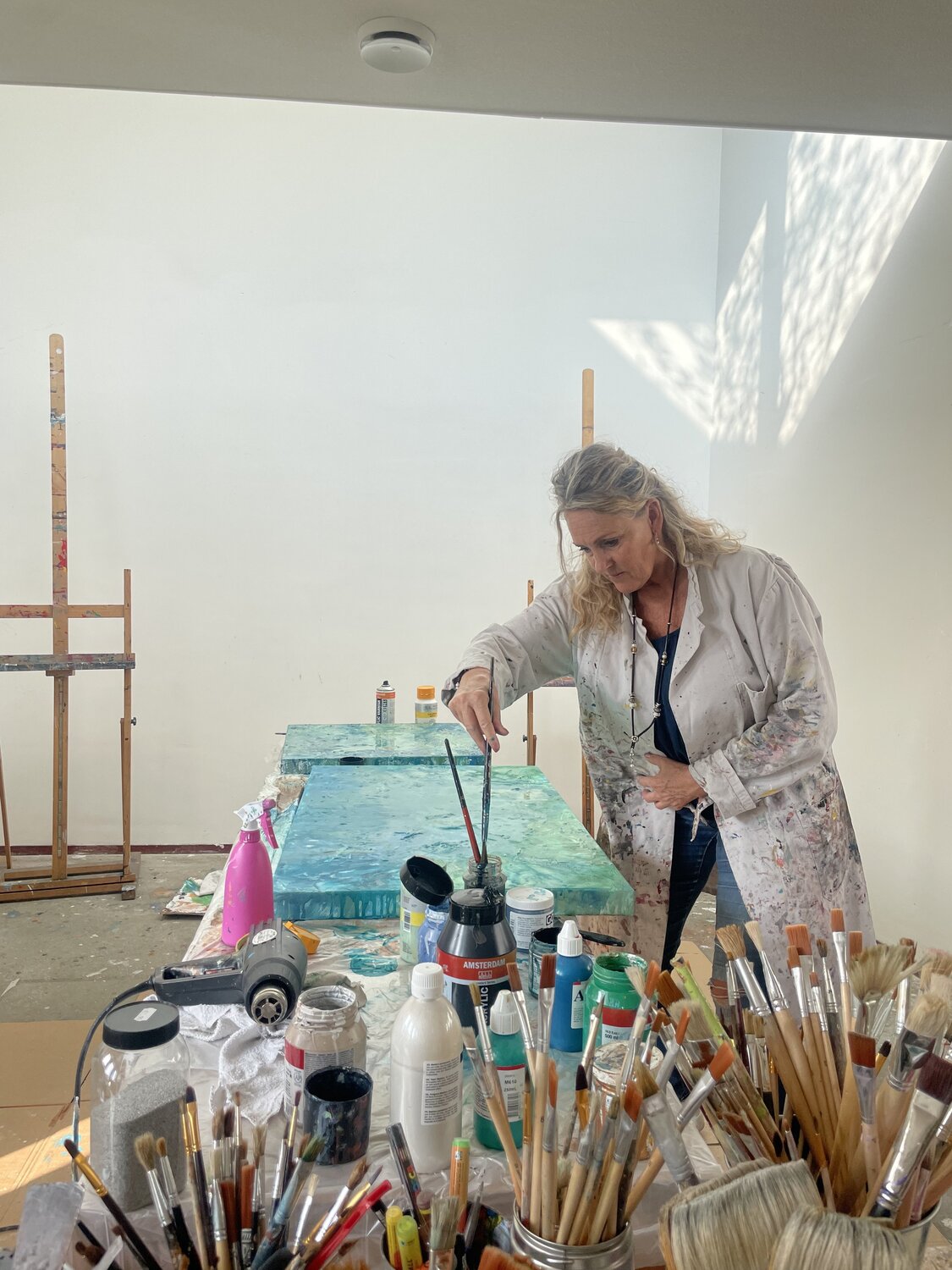 GARDEN OF HOPE von Ilona Hendriks (2023): Malerei Acryl, Kreide auf ...