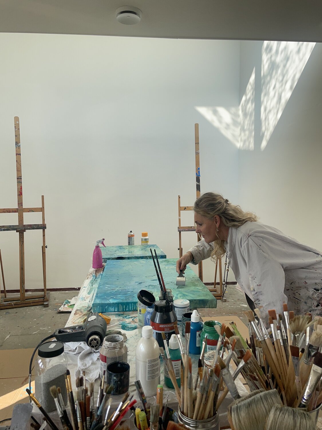 GARDEN OF HOPE von Ilona Hendriks (2023): Malerei Acryl, Kreide auf ...