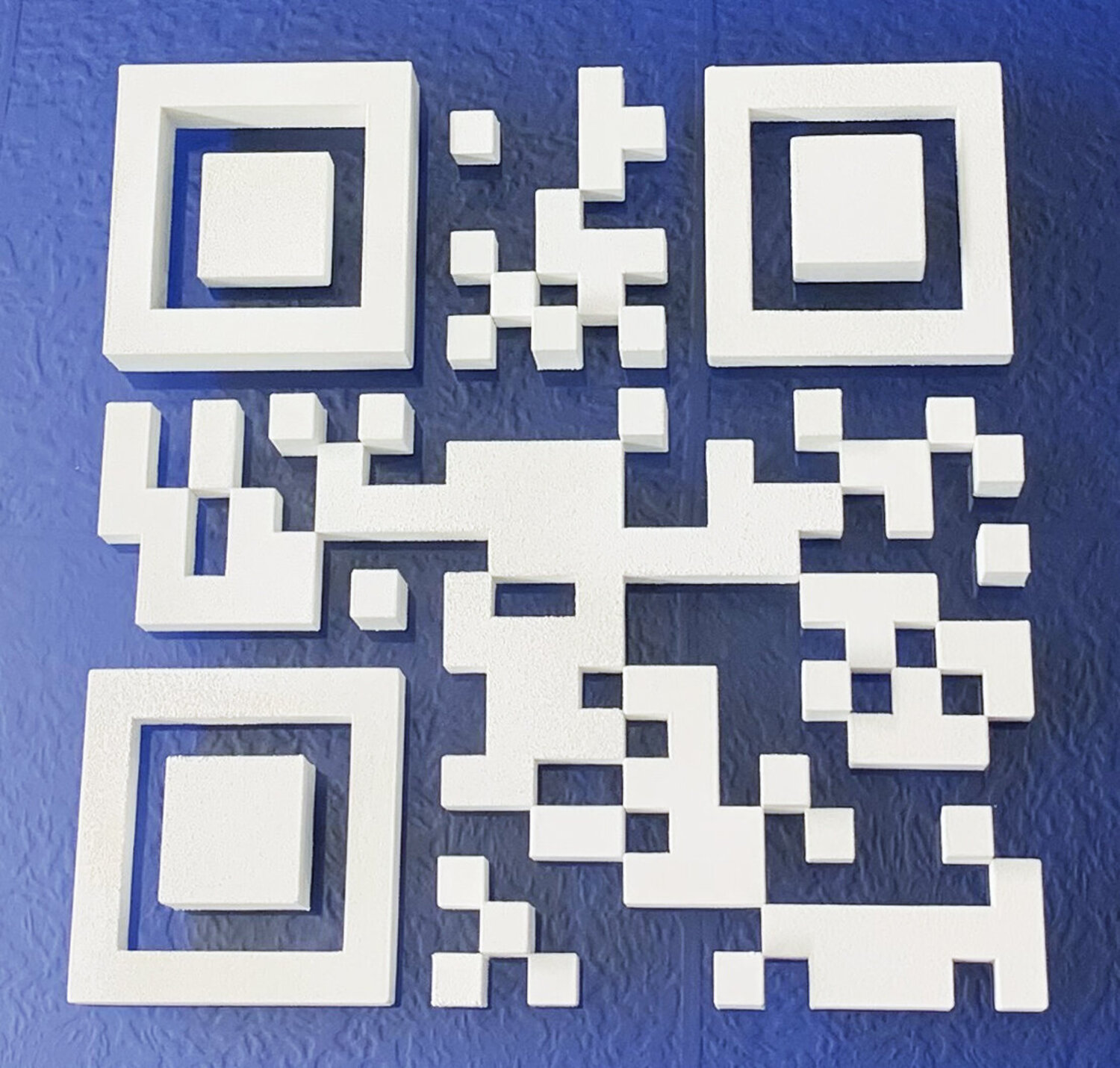 QR CODE - FONTE DES GLACES by Aurélien Guiho (2023) : Sculpture Acrylic ...