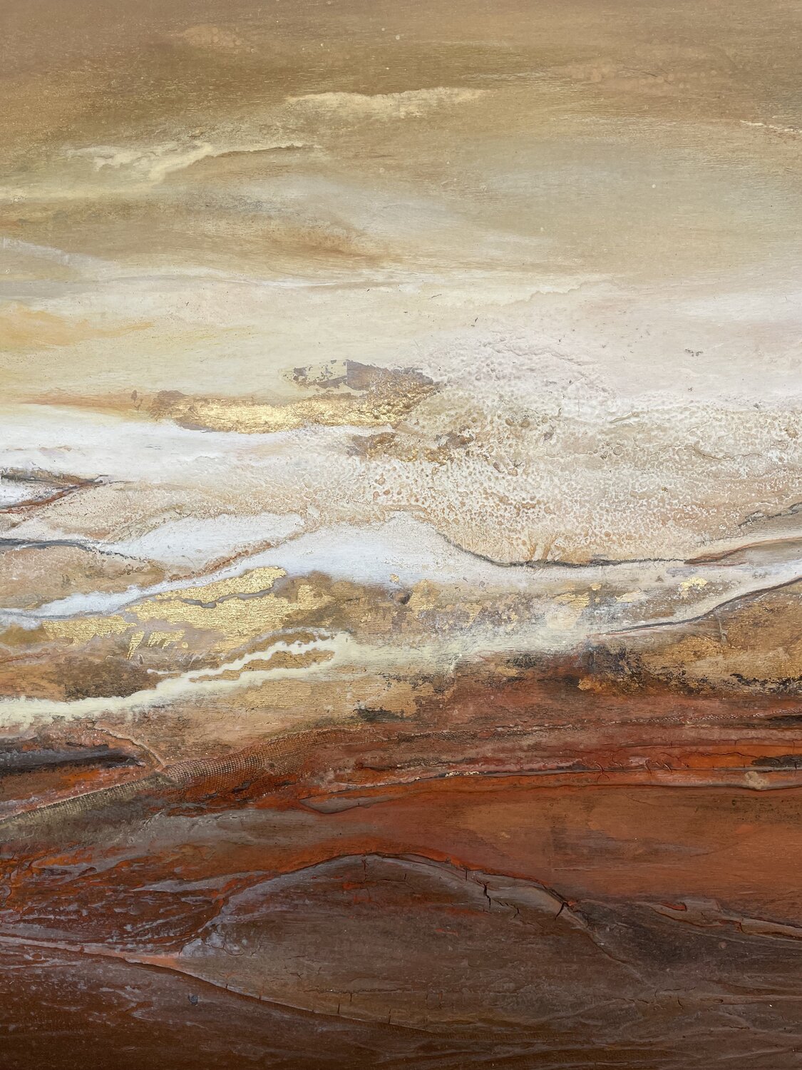 NEUBEGINN von Brigitta Maria Kaiser (2022): Malerei Vergoldung, Erde ...