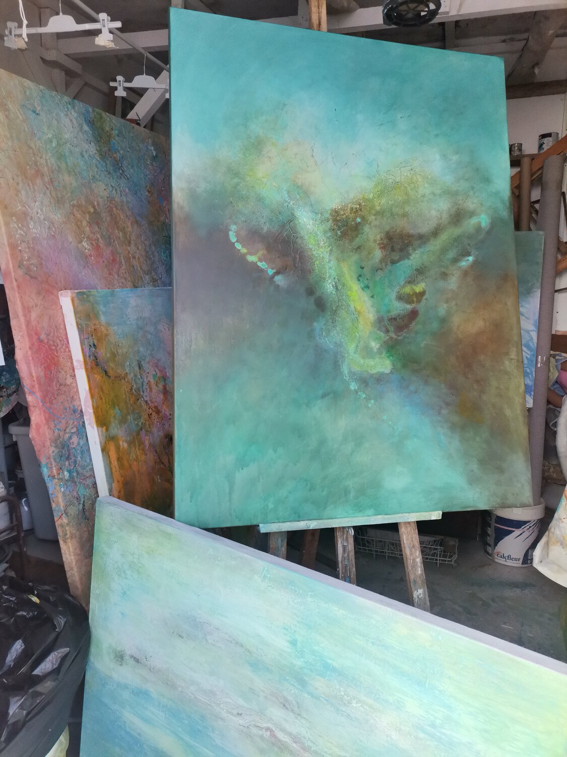 Let the colors flow von Doris Duschelbauer (2023): Malerei Acryl auf Leinwand - Singulart