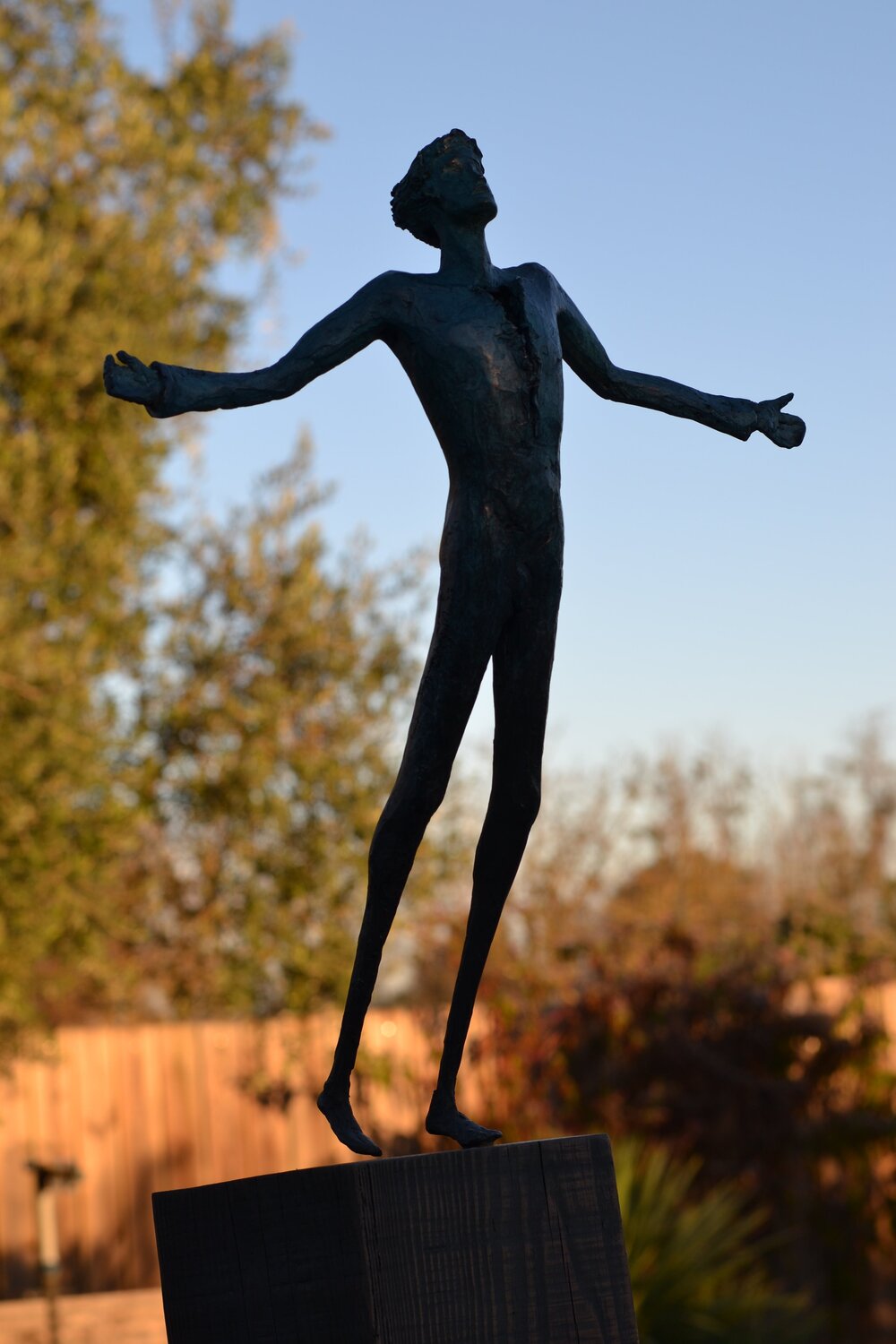 Le Don de Soi von Manoyan Nathalie Olivier (2023): Skulptur Bronze ...