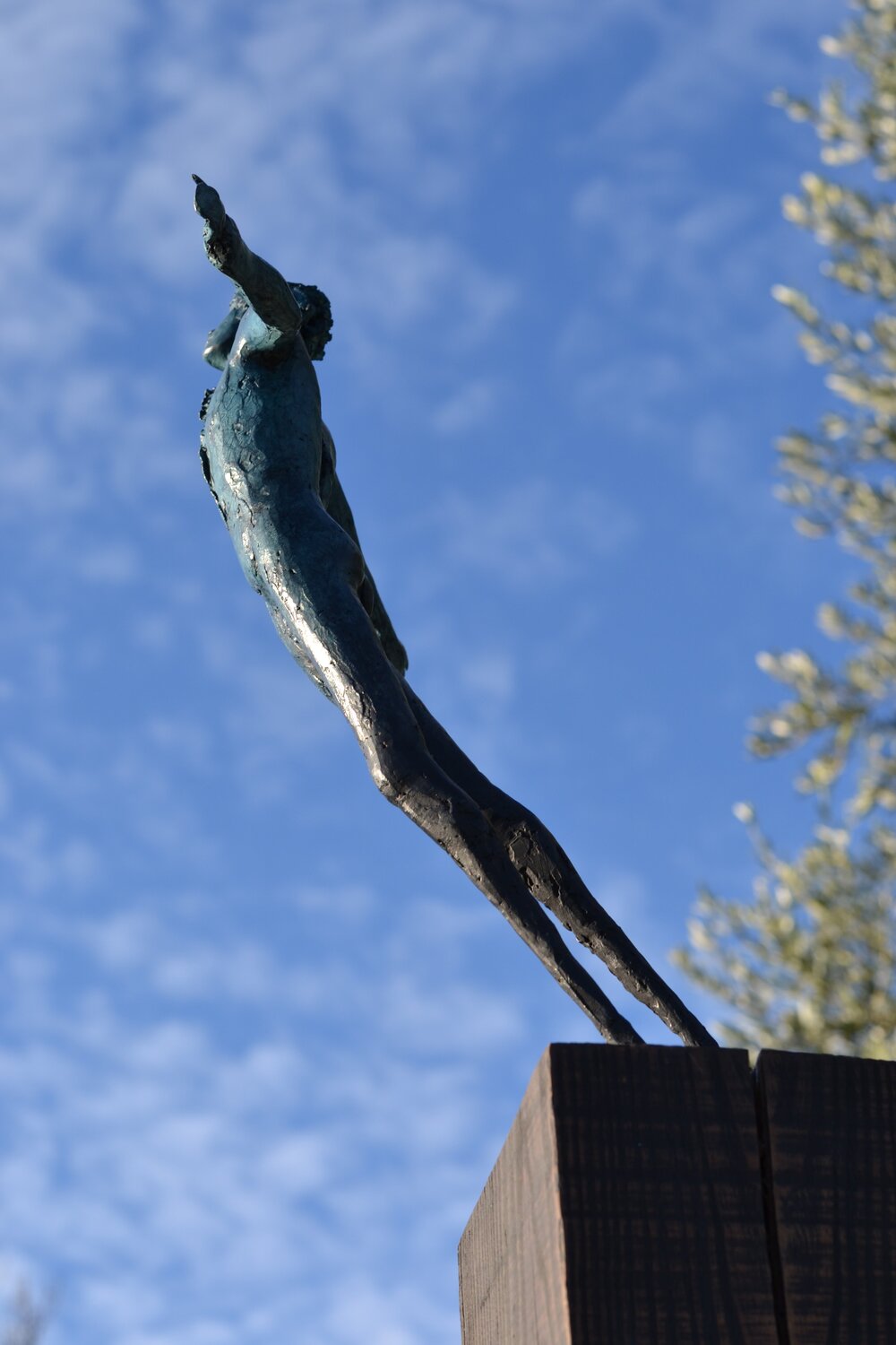 Le Don de Soi von Manoyan Nathalie Olivier (2023): Skulptur Bronze ...