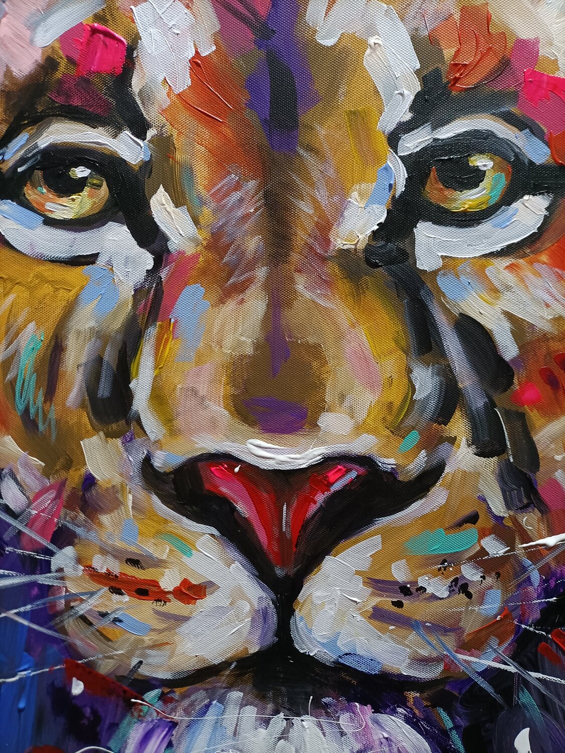 The king lion - colorful portrait lion, viva magenta color Pantone 2023 ...