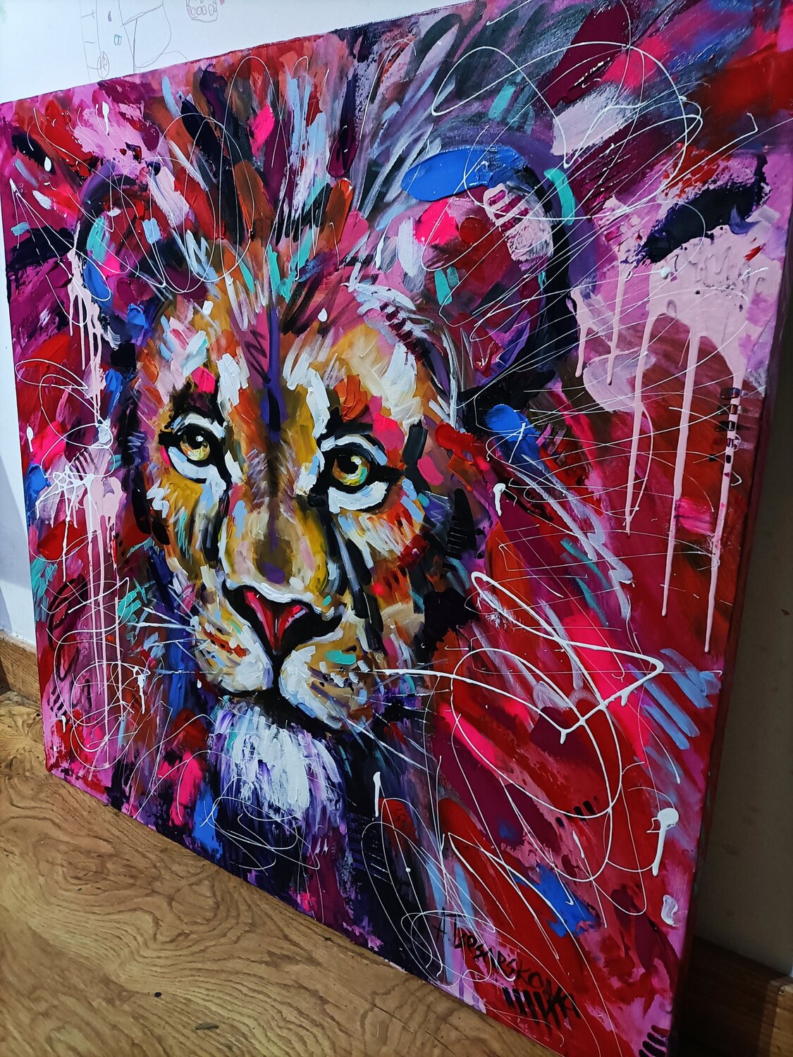 The king lion - colorful portrait lion, viva magenta color Pantone 2023 ...