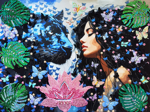 Frida - faceless portrait woman art with mirrors & crystals. Floral ...