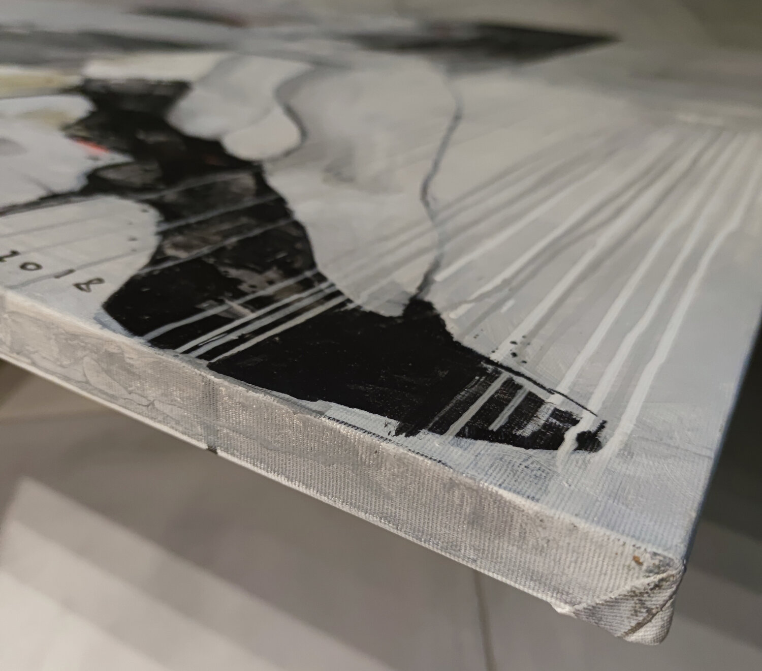 Ashen Flower by Viktor Sheleg (2018) : Painting Oil on Canvas - Singulart