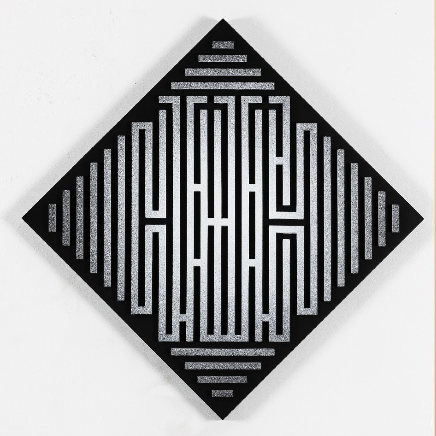 Timeless Shadows de L'ATLAS (2025) : Autres supports Peinture en bombe sur Bois - Singulart