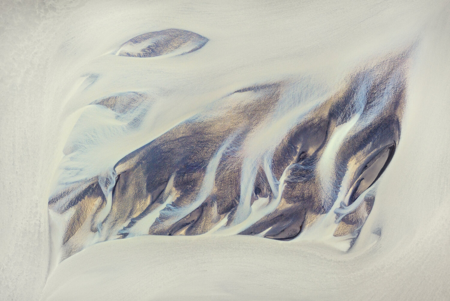 Aureate by Pavel Oskin (2024) : Photography Digital on Paper - Singulart