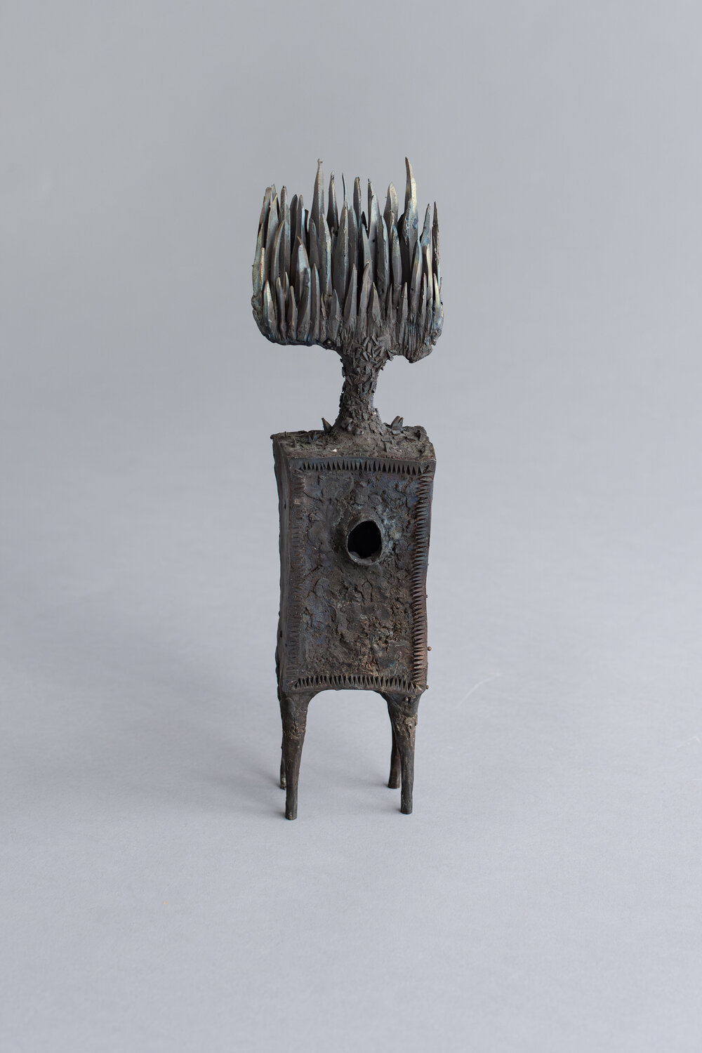 Problem Solving Box von Gediminas Endriekus (2020): Skulptur Bronze ...