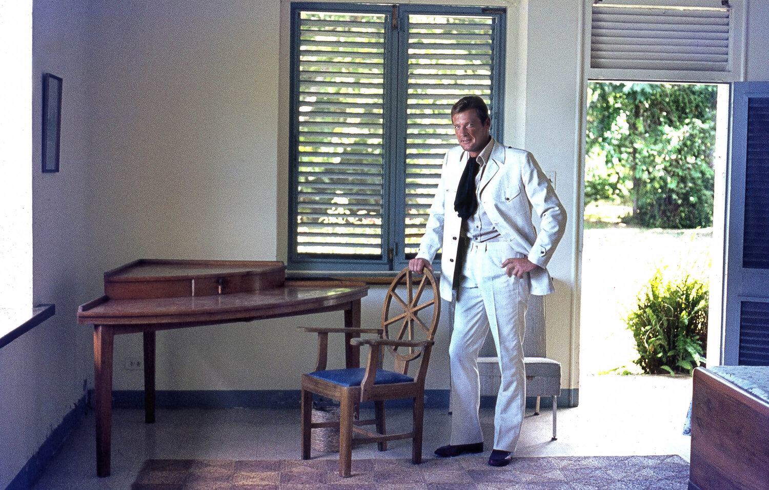Roger Moore at Goldeneye by Paul Berriff (1971) : Photography Analogue ...