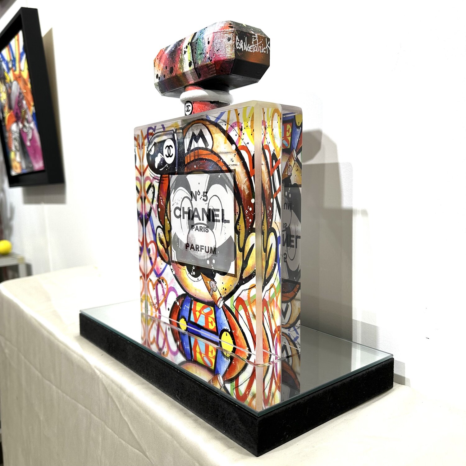 Luxury Chanel n°5, Mario von Patrick Cornée (2022): Skulptur Acryl ...
