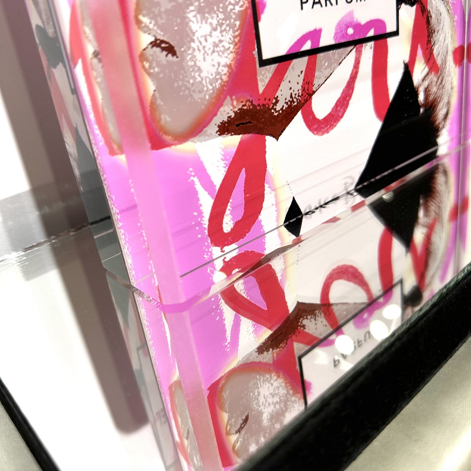 Luxury Chanel n°5, Lagerfeld pink by Patrick Cornée (2023) : Sculpture ...