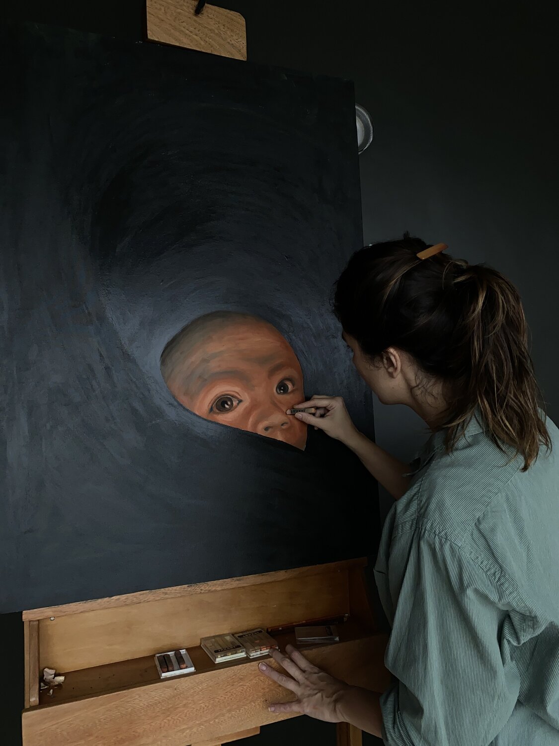 Deaf Pain – Expressive Figurative Painting of Inner Silence von ...