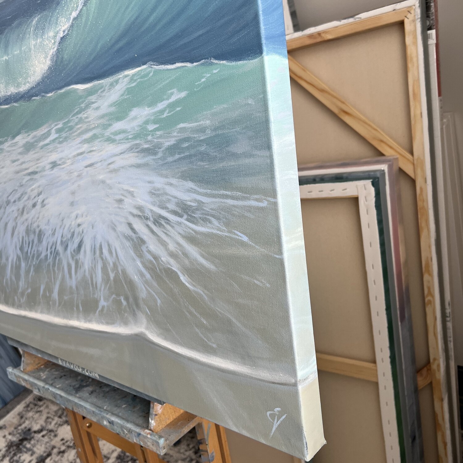 Wave Watching by Eva Volf (2024) : Painting Oil on Canvas - Singulart