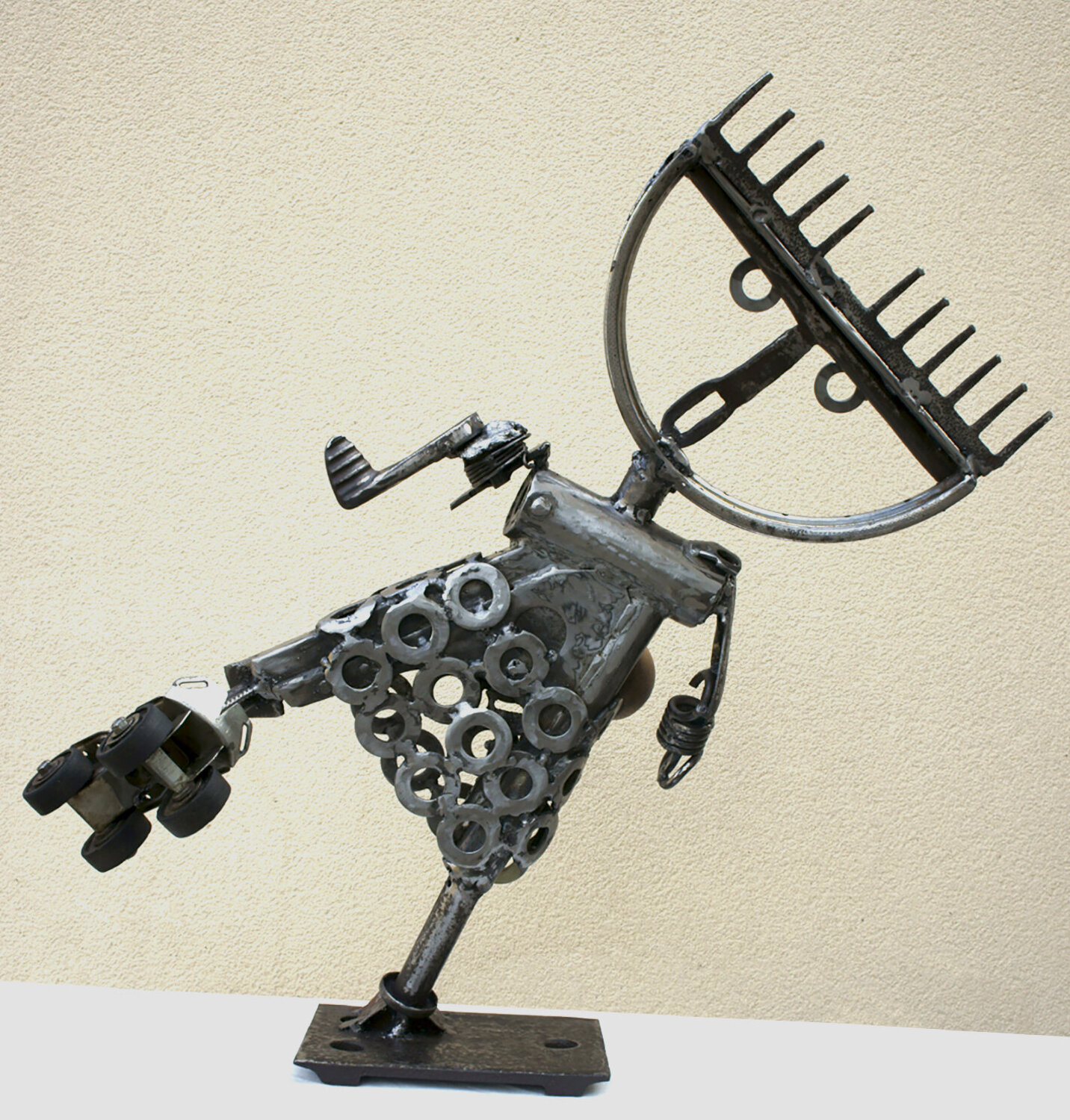 La Gamelle by Jean-Luc Lacroix (2015) : Sculpture Wood, Steel - Singulart