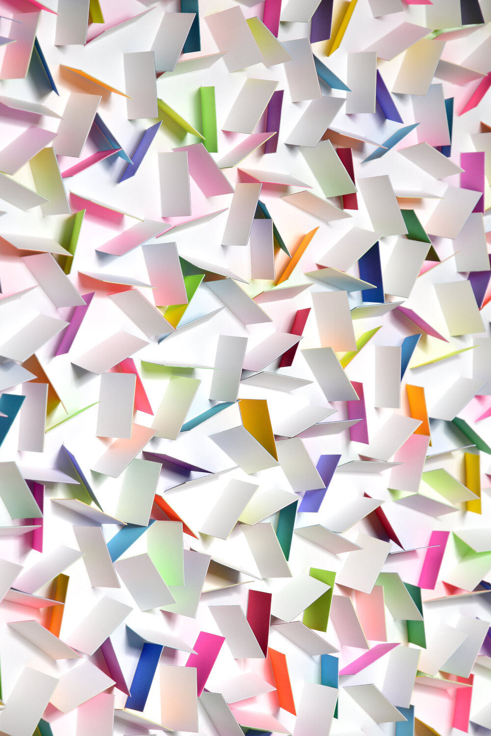 Confetti - 05 von Olga Skorokhod (2023): Skulptur Papier - SINGULART