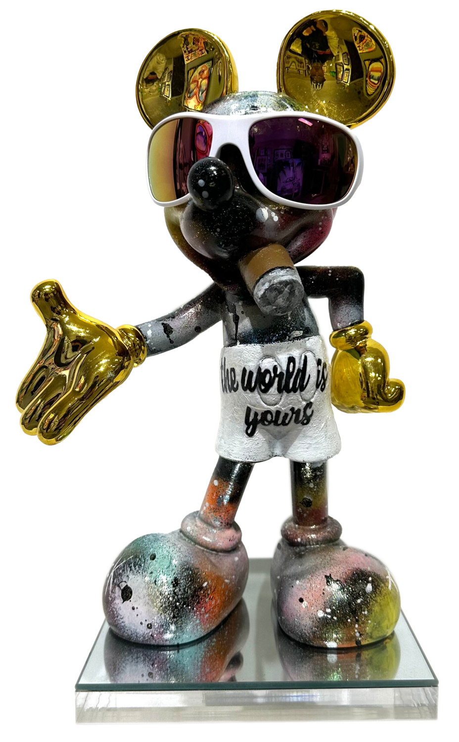 Mickey, the world is yours von Patrick Cornée (2023): Skulptur Harz ...